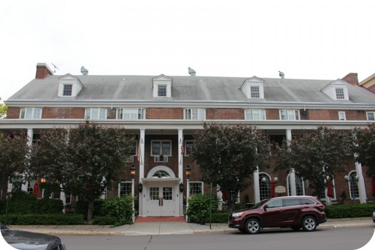 pretty-stillwater-lowell-inn | Destinations Detours and Dreams