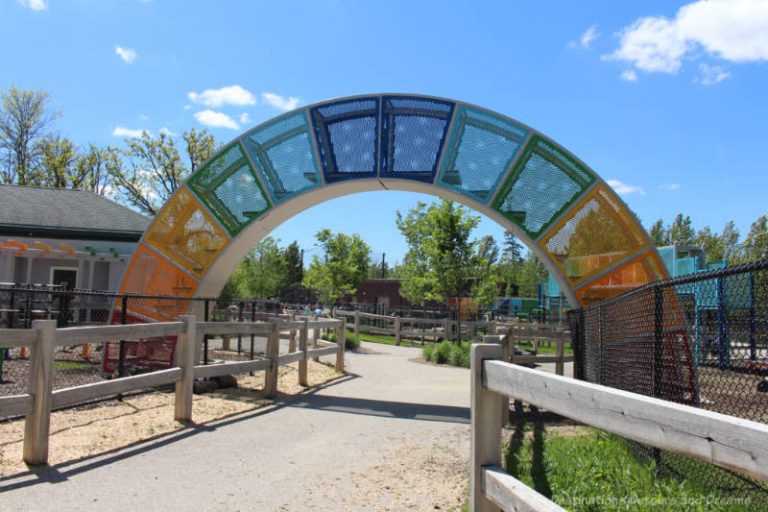 Assiniboine Park Zoo in Winnipeg, Manitoba | Destinations Detours and ...